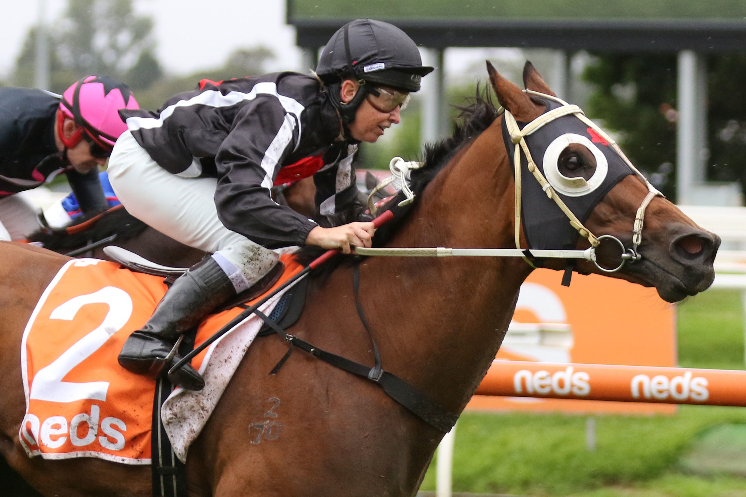 Georgina Cartwright chases G1 in The Goodwood | Sports News Australia
